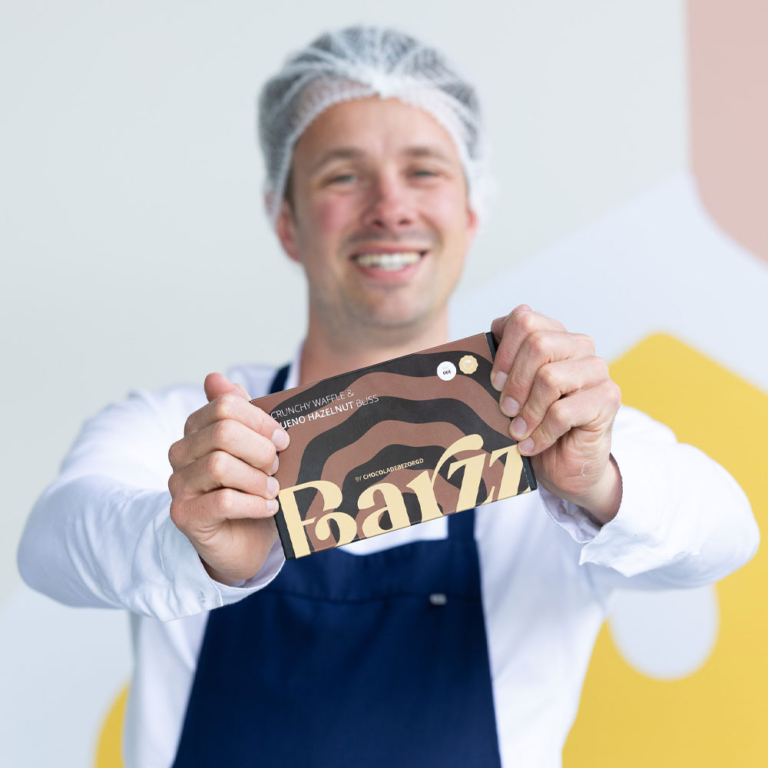 Barzz | Bueno Hazelnut reep | by Chocoladebezorgd